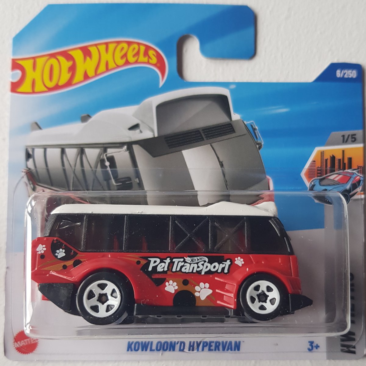 Hot Wheels - Kowloon'd Hypervan, red